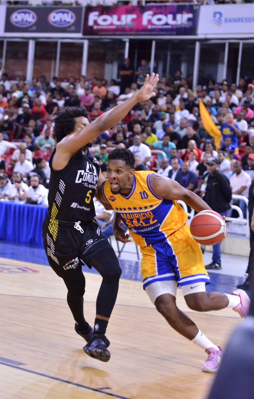 Mauricio Báez demuestra poder de campeón ante El Barias en Torneo ...