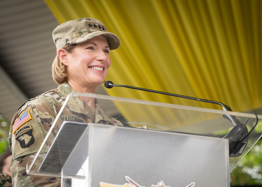 General Laura Richardson Comandante del Comando Sur del Ejército de los ...
