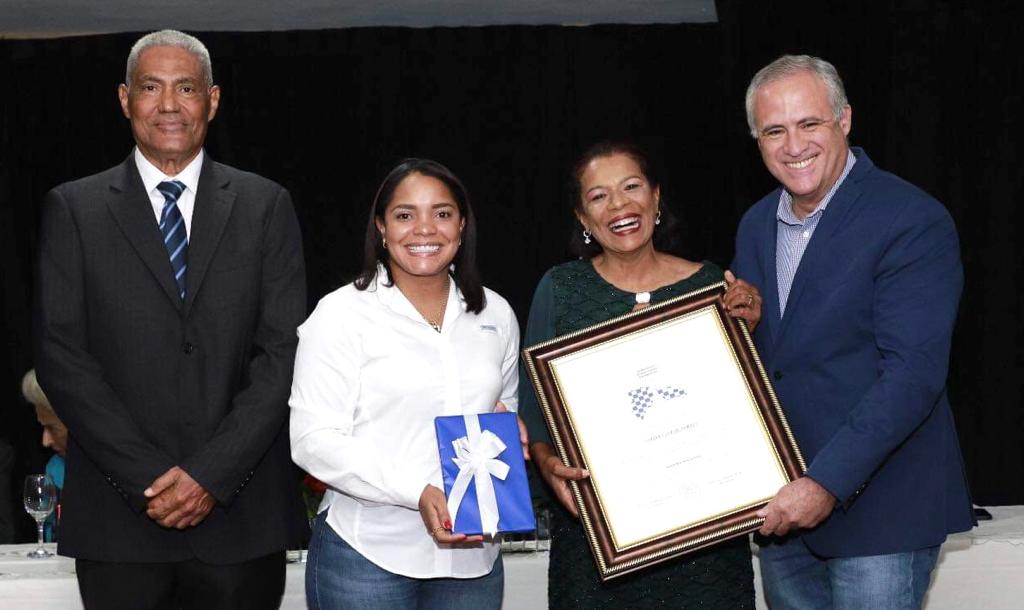 Circula Libro sobre ajedrez femenino en República Dominicana – Diario ...