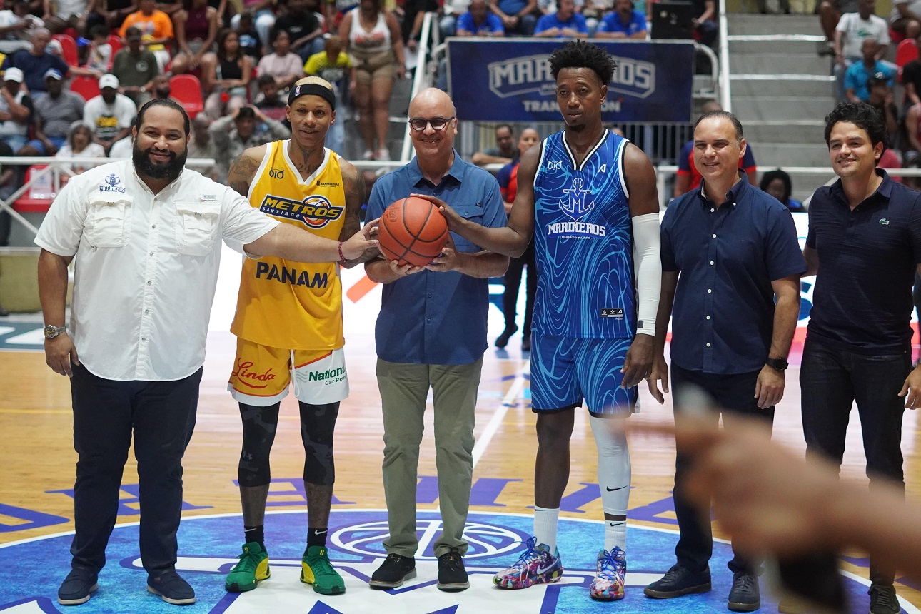 Sydney Curry y Jonathan Bello llevan a Marineros de Puerto Plata Hacia ...