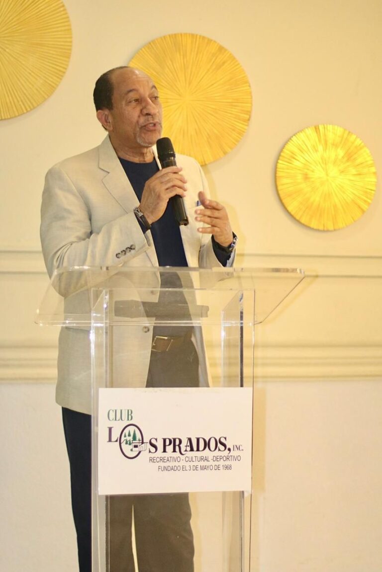 Club Los Prados presenta revista semestral y reinas de bellezas ...