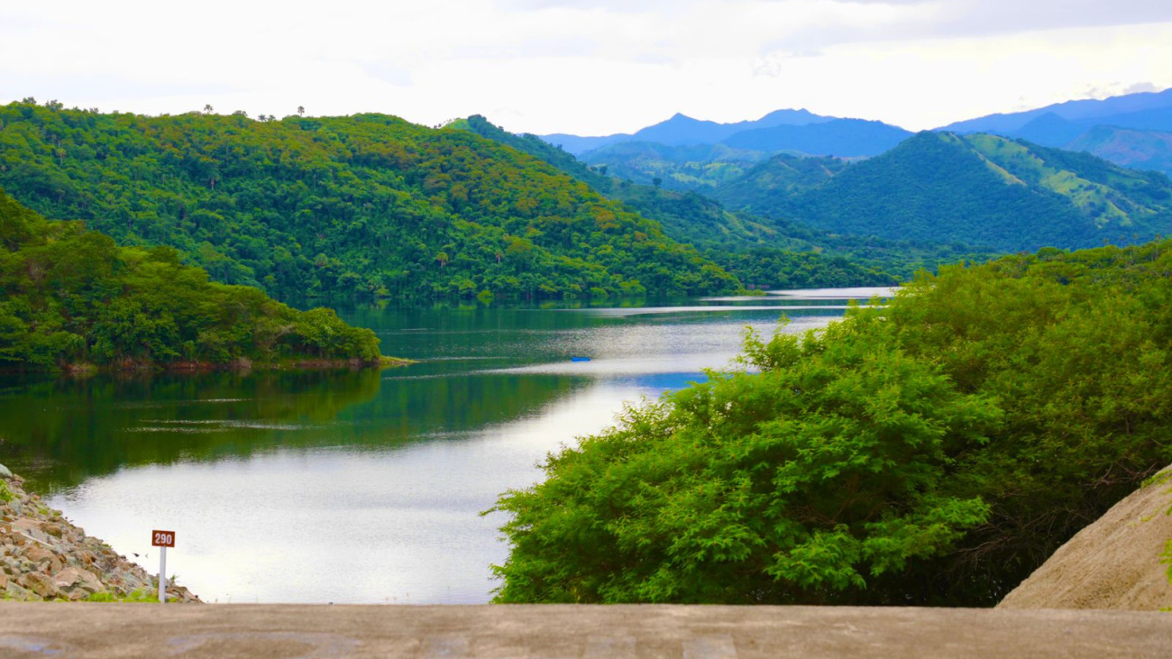 Abinader supervisa niveles de presas de Hatillo, Monción, Tavera y ...
