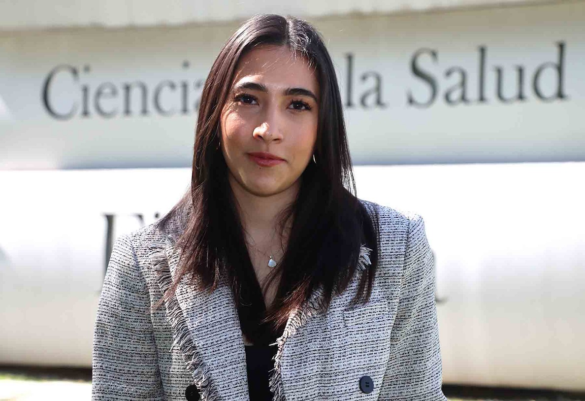 Egresada de la UAG recibe Premio a la Excelencia Académica en Medicina ...